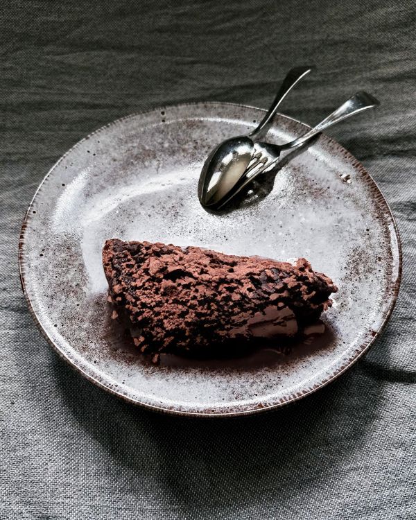 Vanilla 'n Chocolate Cake Stand - Decobate